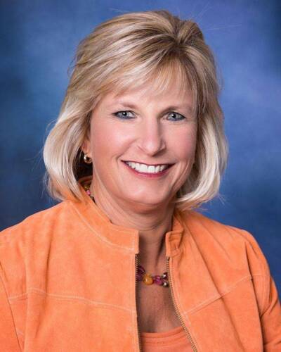 Lisa Czerwinski - 148Dodge Branch Office - NP Dodge Real Estate